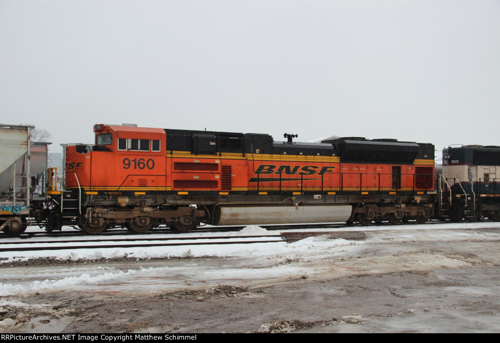BNSF 9160